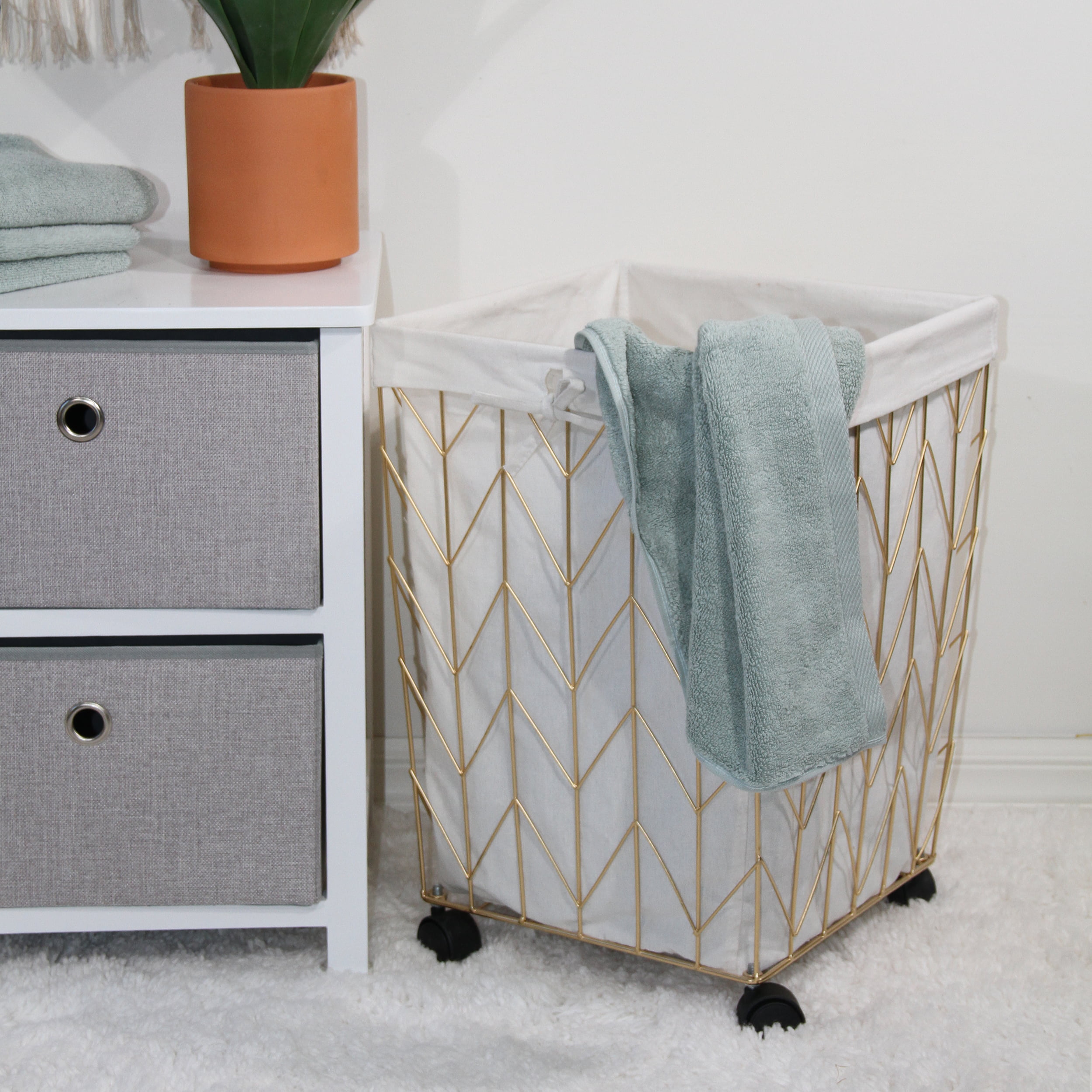 Mainstays Square Chevron Pattern Metal Laundry Hamper with Wheels, Gold ...